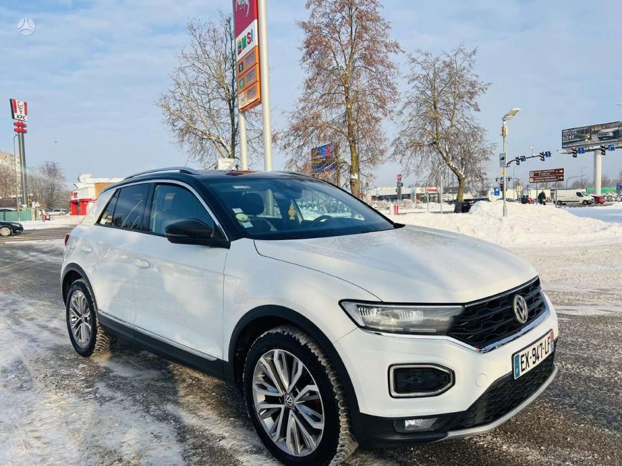 White Volkswagen T-Roc 2019 in Kaunas, with an engine capacity of 2.00 L and mileage of 204 thousand km for 16300 €, photo 7 on AUTOMOTO.COM.LV