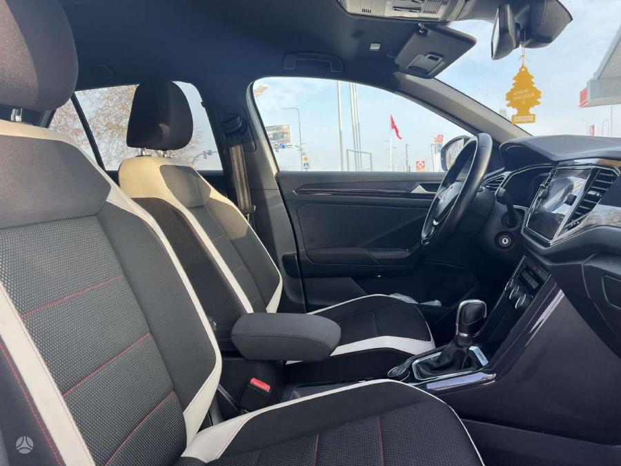 White Volkswagen T-Roc 2019 in Kaunas, with an engine capacity of 2.00 L and mileage of 204 thousand km for 16300 €, photo 20 on AUTOMOTO.COM.LV