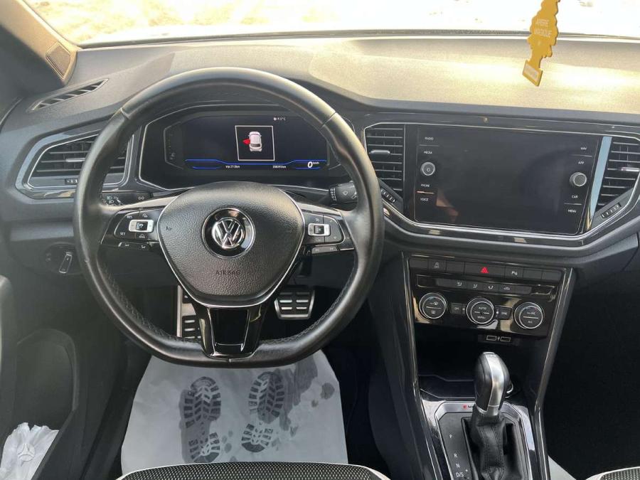 White Volkswagen T-Roc 2019 in Kaunas, with an engine capacity of 2.00 L and mileage of 204 thousand km for 16300 €, photo 26 on AUTOMOTO.COM.LV