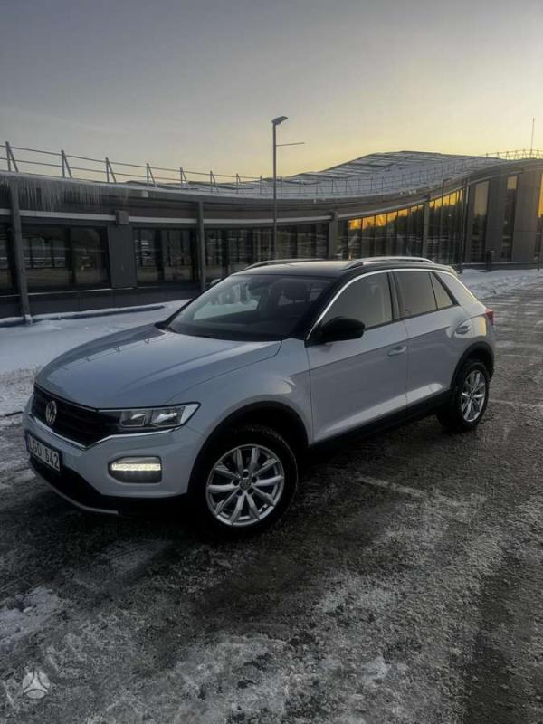 Balts Volkswagen T-Roc 2019 Viļņa, ar dzinēja tilpumu 1.50 L un nobraukumu 115 tūkst. km par 17600 €, foto 2 vietnē AUTOMOTO.COM.LV
