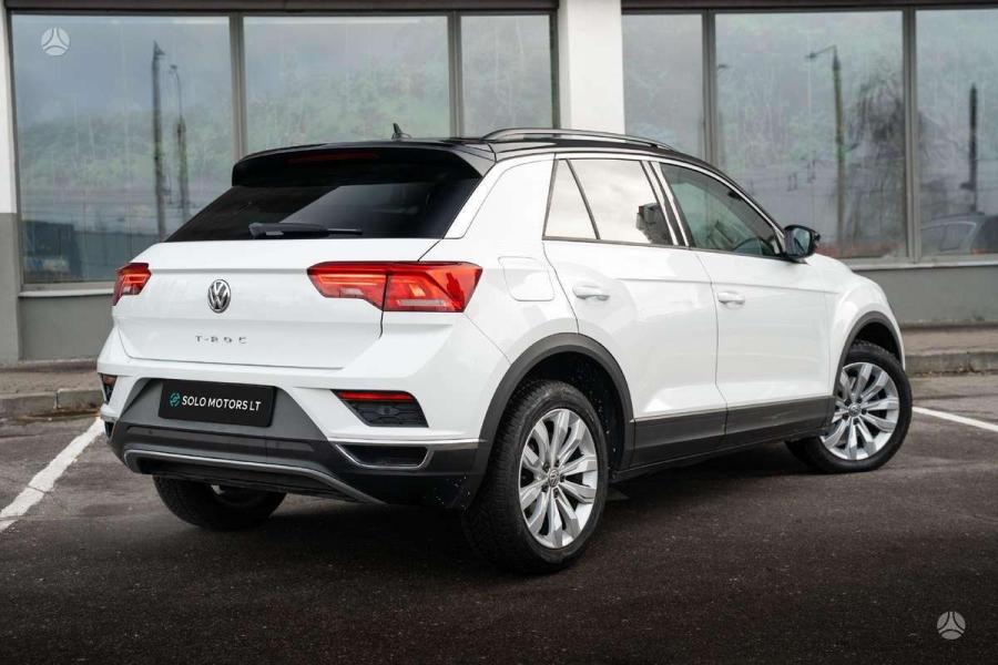 Balts Volkswagen T-Roc 2019 Viļņa, ar dzinēja tilpumu 2.00 L un nobraukumu 85 tūkst. km par 18500 €, foto 4 vietnē AUTOMOTO.COM.LV