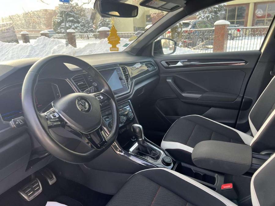 White Volkswagen T-Roc 2019 in Kaunas, with an engine capacity of 2.00 L and mileage of 200 thousand km for 16200 €, photo 15 on AUTOMOTO.COM.LV