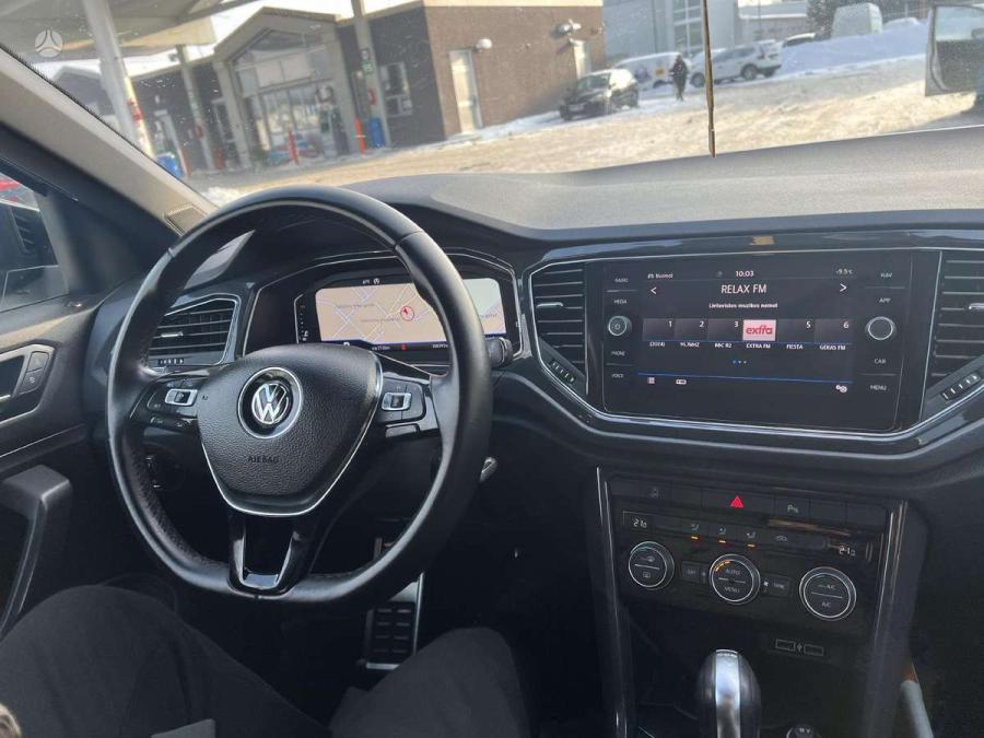 White Volkswagen T-Roc 2019 in Kaunas, with an engine capacity of 2.00 L and mileage of 200 thousand km for 16200 €, photo 18 on AUTOMOTO.COM.LV