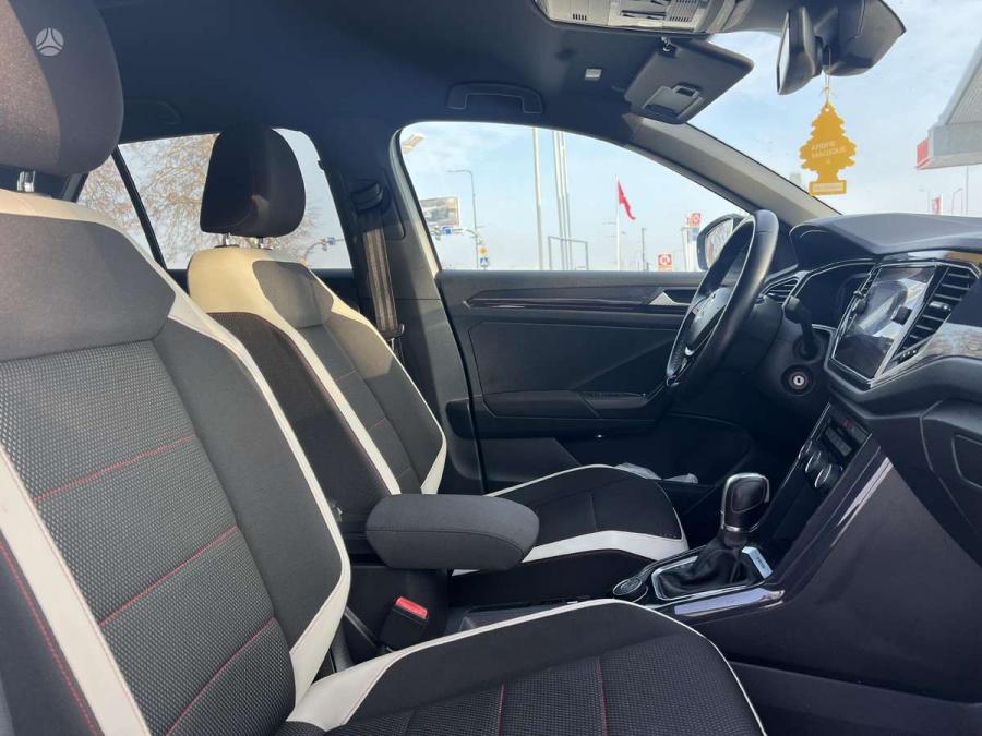 White Volkswagen T-Roc 2019 in Kaunas, with an engine capacity of 2.00 L and mileage of 200 thousand km for 16200 €, photo 26 on AUTOMOTO.COM.LV