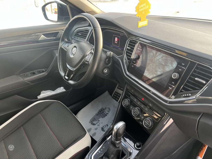 White Volkswagen T-Roc 2019 in Kaunas, with an engine capacity of 2.00 L and mileage of 200 thousand km for 16200 €, photo 28 on AUTOMOTO.COM.LV