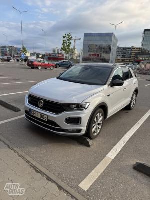 White Volkswagen T-Roc 2019 in Vilnius, with an engine capacity of 2.00 L and mileage of 208 thousand km for 16000 €, photo 3 on AUTOMOTO.COM.LV