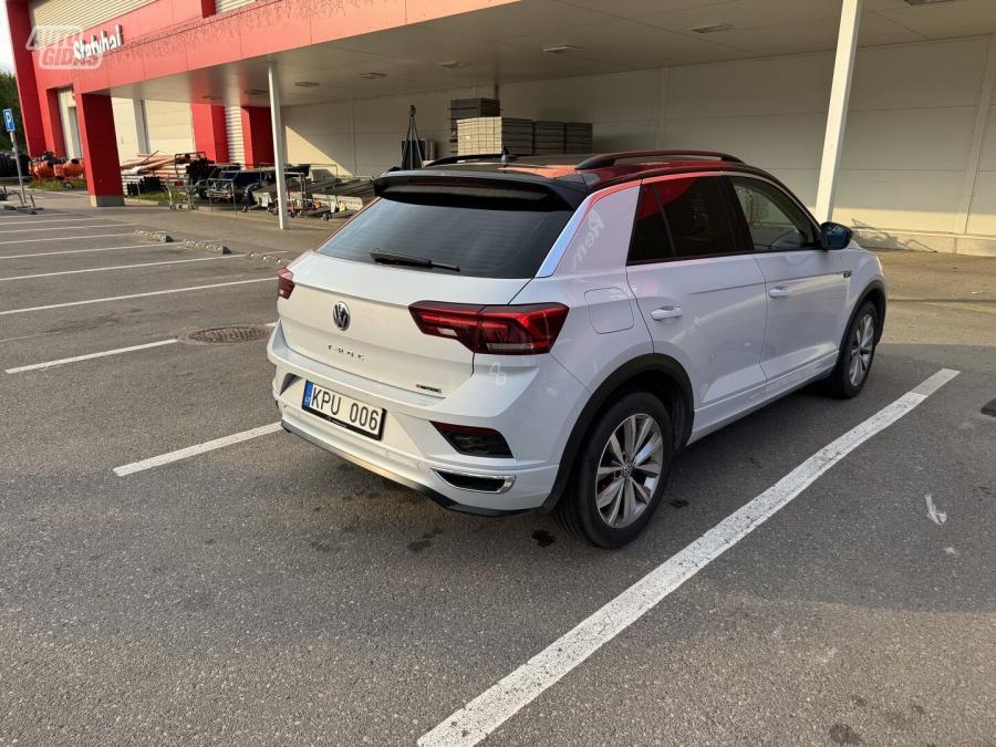 White Volkswagen T-Roc 2019 in Vilnius, with an engine capacity of 2.00 L and mileage of 208 thousand km for 16000 €, photo 5 on AUTOMOTO.COM.LV