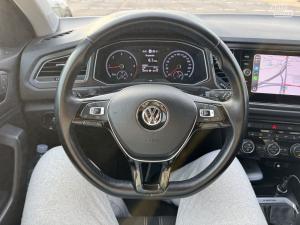 White Volkswagen T-Roc 2019 in Vilnius, with an engine capacity of 2.00 L and mileage of 208 thousand km for 16000 €, photo 7 on AUTOMOTO.COM.LV