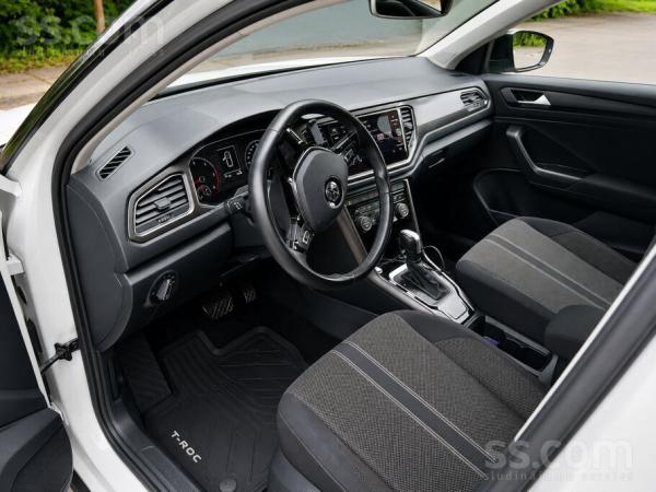 Balts Volkswagen T-Roc 2019 Rīga, ar dzinēja tilpumu 2.00 L un nobraukumu 130 tūkst. km par 16200 €, foto 5 vietnē AUTOMOTO.COM.LV