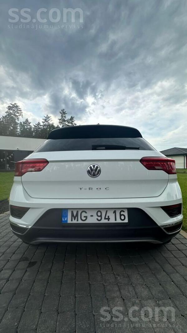 White Volkswagen T-Roc 2019 in Riga, with an engine capacity of 2.00 L and mileage of 73 thousand km for 18500 €, photo 3 on AUTOMOTO.COM.LV