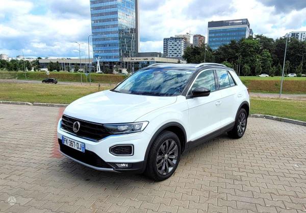 Balts Volkswagen T-Roc 2019 Viļņa, ar dzinēja tilpumu 1.50 L un nobraukumu 152 tūkst. km par 15125 €, foto 1 vietnē AUTOMOTO.COM.LV