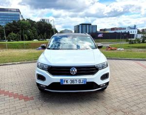 White Volkswagen T-Roc 2019 in Vilnius, with an engine capacity of 1.50 L and mileage of 152 thousand km for 15125 €, photo 9 on AUTOMOTO.COM.LV