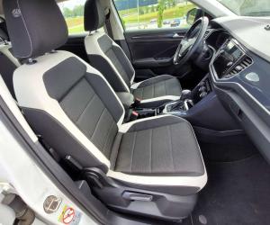 White Volkswagen T-Roc 2019 in Vilnius, with an engine capacity of 1.50 L and mileage of 152 thousand km for 15125 €, photo 16 on AUTOMOTO.COM.LV