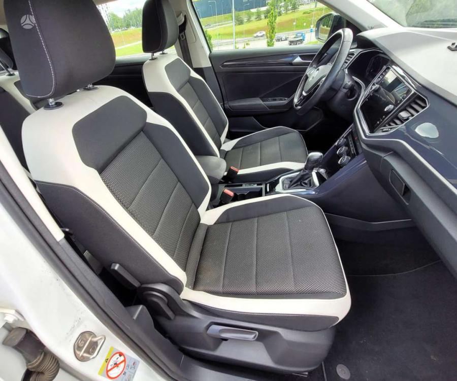 White Volkswagen T-Roc 2019 in Vilnius, with an engine capacity of 1.50 L and mileage of 152 thousand km for 15125 €, photo 16 on AUTOMOTO.COM.LV