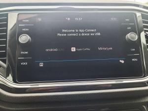 White Volkswagen T-Roc 2019 in Vilnius, with an engine capacity of 1.50 L and mileage of 152 thousand km for 15125 €, photo 22 on AUTOMOTO.COM.LV
