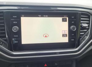 White Volkswagen T-Roc 2019 in Vilnius, with an engine capacity of 1.50 L and mileage of 152 thousand km for 15125 €, photo 23 on AUTOMOTO.COM.LV