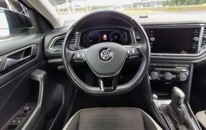 White Volkswagen T-Roc 2019 in Vilnius, with an engine capacity of 1.50 L and mileage of 152 thousand km for 15125 €, photo 25 on AUTOMOTO.COM.LV