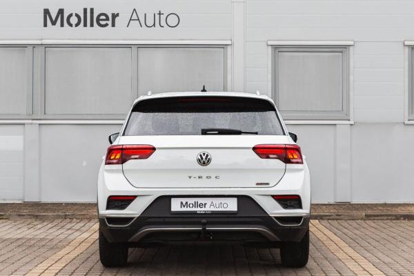 White Volkswagen T-Roc 2019 in Ventspils, with an engine capacity of 2.00 L and mileage of 193 thousand km for 17100 €, photo 4 on AUTOMOTO.COM.LV