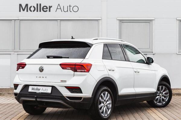 White Volkswagen T-Roc 2019 in Ventspils, with an engine capacity of 2.00 L and mileage of 193 thousand km for 17100 €, photo 5 on AUTOMOTO.COM.LV