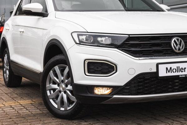White Volkswagen T-Roc 2019 in Ventspils, with an engine capacity of 2.00 L and mileage of 193 thousand km for 17100 €, photo 10 on AUTOMOTO.COM.LV