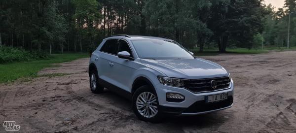 White Volkswagen T-Roc 2019 in Pasvalys, with an engine capacity of 2.00 L and mileage of 80 thousand km for 15999 €, photo 1 on AUTOMOTO.COM.LV
