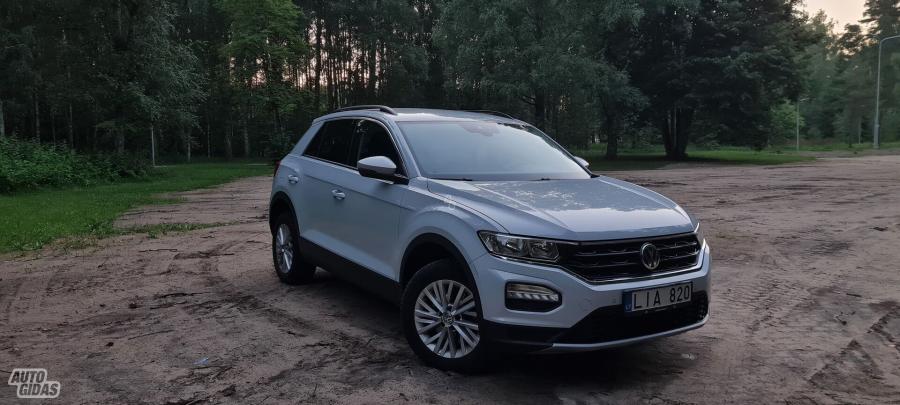 Balts Volkswagen T-Roc 2019 Pasvalys, ar dzinēja tilpumu 2.00 L un nobraukumu 80 tūkst. km par 15999 €, foto 1 vietnē AUTOMOTO.COM.LV
