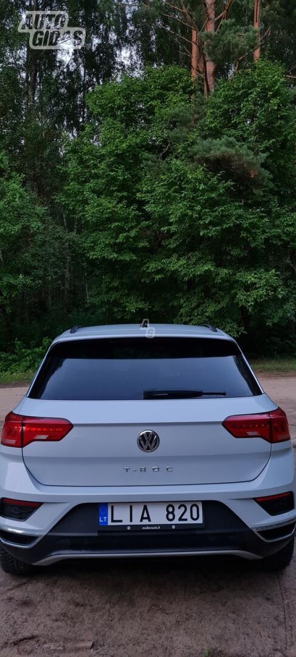 White Volkswagen T-Roc 2019 in Pasvalys, with an engine capacity of 2.00 L and mileage of 80 thousand km for 15999 €, photo 4 on AUTOMOTO.COM.LV