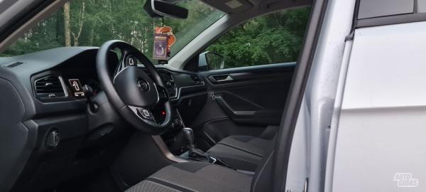White Volkswagen T-Roc 2019 in Pasvalys, with an engine capacity of 2.00 L and mileage of 80 thousand km for 15999 €, photo 8 on AUTOMOTO.COM.LV