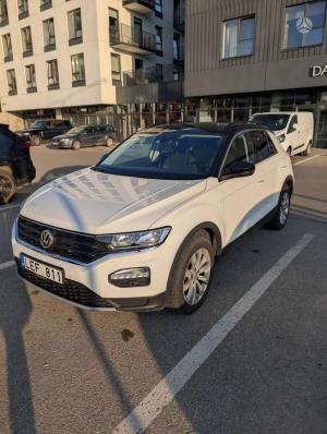 Balts Volkswagen T-Roc 2019 Viļņa, ar dzinēja tilpumu 2.00 L un nobraukumu 87 tūkst. km par 15990 €, foto  vietnē AUTOMOTO.COM.LV