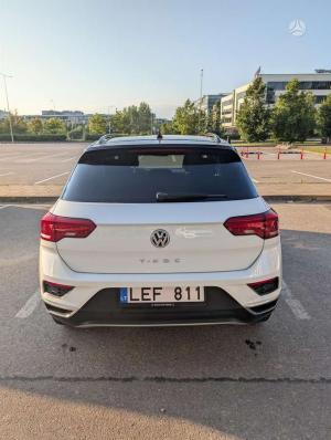 Balts Volkswagen T-Roc 2019 Viļņa, ar dzinēja tilpumu 2.00 L un nobraukumu 87 tūkst. km par 15990 €, foto 4 vietnē AUTOMOTO.COM.LV