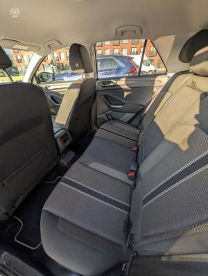Balts Volkswagen T-Roc 2019 Viļņa, ar dzinēja tilpumu 2.00 L un nobraukumu 87 tūkst. km par 15990 €, foto 5 vietnē AUTOMOTO.COM.LV