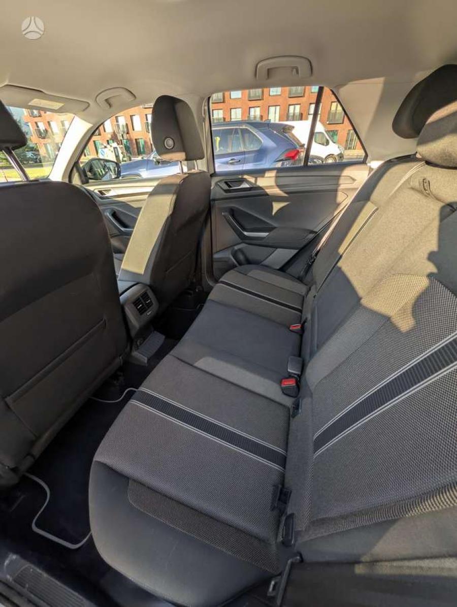 Balts Volkswagen T-Roc 2019 Viļņa, ar dzinēja tilpumu 2.00 L un nobraukumu 87 tūkst. km par 15990 €, foto 5 vietnē AUTOMOTO.COM.LV