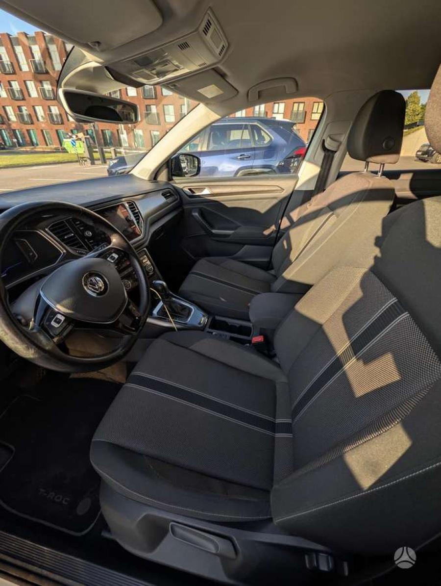 Balts Volkswagen T-Roc 2019 Viļņa, ar dzinēja tilpumu 2.00 L un nobraukumu 87 tūkst. km par 15990 €, foto 12 vietnē AUTOMOTO.COM.LV