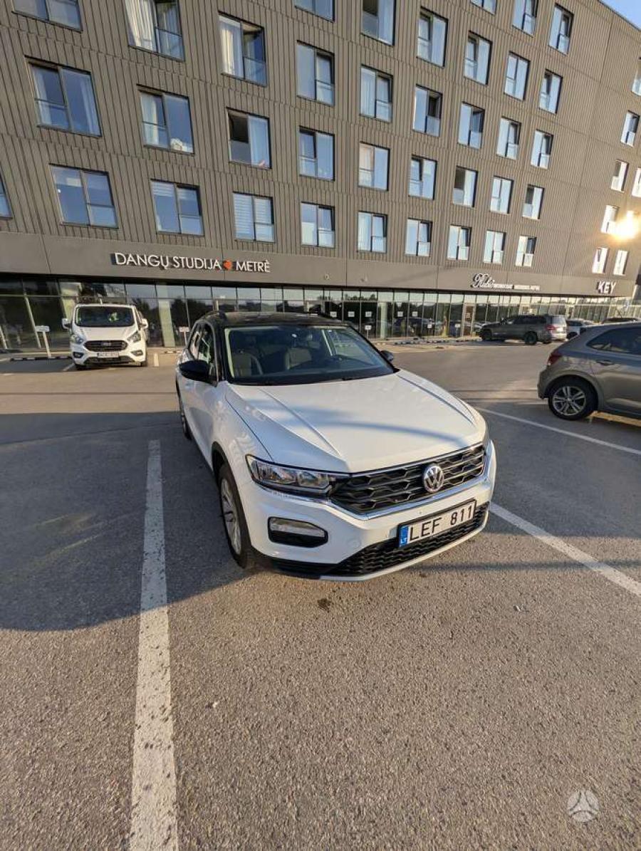 Balts Volkswagen T-Roc 2019 Viļņa, ar dzinēja tilpumu 2.00 L un nobraukumu 87 tūkst. km par 15990 €, foto 14 vietnē AUTOMOTO.COM.LV