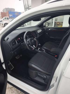 White Volkswagen T-Roc 2020 in Siauliai, with an engine capacity of 1.97 L and mileage of 118 thousand km for 19000 €, photo 6 on AUTOMOTO.COM.LV