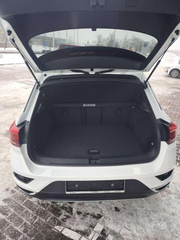White Volkswagen T-Roc 2020 in Siauliai, with an engine capacity of 1.97 L and mileage of 118 thousand km for 19000 €, photo 11 on AUTOMOTO.COM.LV