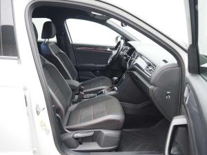 White Volkswagen T-Roc 2020 in Vilnius, with an engine capacity of 1.50 L and mileage of 129 thousand km for 18500 €, photo 11 on AUTOMOTO.COM.LV