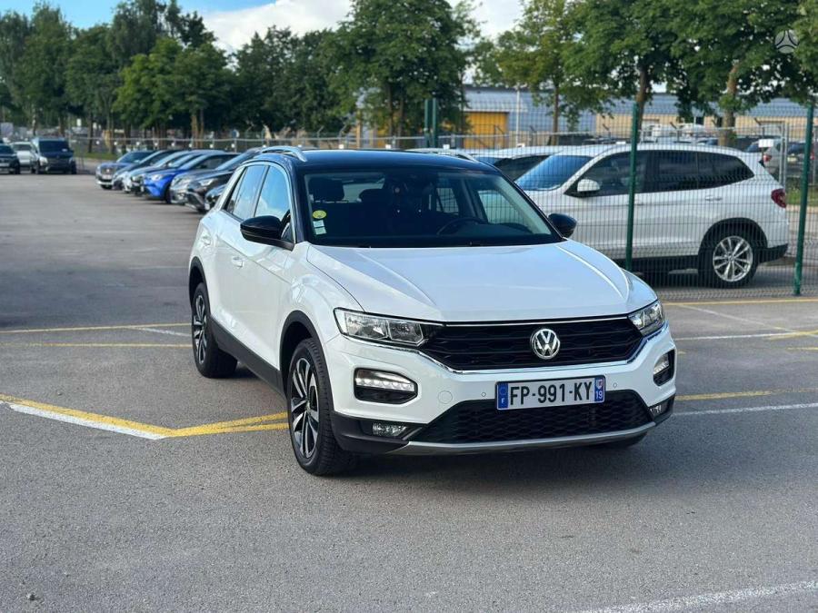 White Volkswagen T-Roc 2020 in Klaipeda, with an engine capacity of 2.00 L and mileage of 211 thousand km for 15500 €, photo 6 on AUTOMOTO.COM.LV