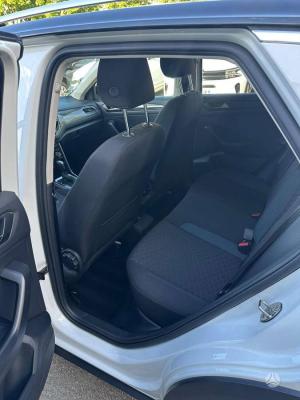 White Volkswagen T-Roc 2020 in Klaipeda, with an engine capacity of 2.00 L and mileage of 211 thousand km for 15500 €, photo 16 on AUTOMOTO.COM.LV