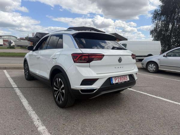White Volkswagen T-Roc 2020 in Panevezys, with an engine capacity of 1.50 L and mileage of 154 thousand km for 16900 €, photo 5 on AUTOMOTO.COM.LV