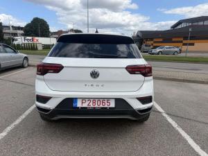 White Volkswagen T-Roc 2020 in Panevezys, with an engine capacity of 1.50 L and mileage of 154 thousand km for 16900 €, photo 7 on AUTOMOTO.COM.LV