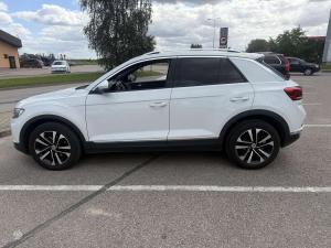 White Volkswagen T-Roc 2020 in Panevezys, with an engine capacity of 1.50 L and mileage of 154 thousand km for 16900 €, photo 8 on AUTOMOTO.COM.LV