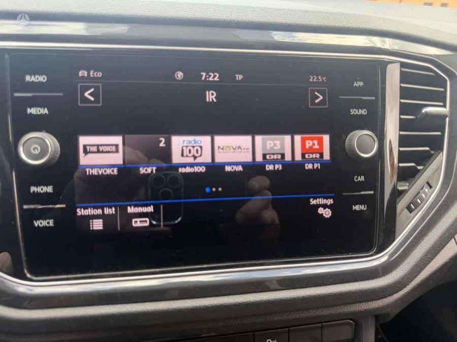 White Volkswagen T-Roc 2020 in Panevezys, with an engine capacity of 1.50 L and mileage of 154 thousand km for 16900 €, photo 16 on AUTOMOTO.COM.LV