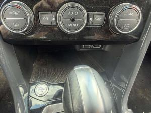 White Volkswagen T-Roc 2020 in Panevezys, with an engine capacity of 1.50 L and mileage of 154 thousand km for 16900 €, photo 18 on AUTOMOTO.COM.LV