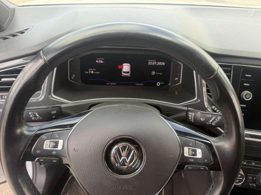 White Volkswagen T-Roc 2020 in Panevezys, with an engine capacity of 1.50 L and mileage of 154 thousand km for 16900 €, photo 22 on AUTOMOTO.COM.LV