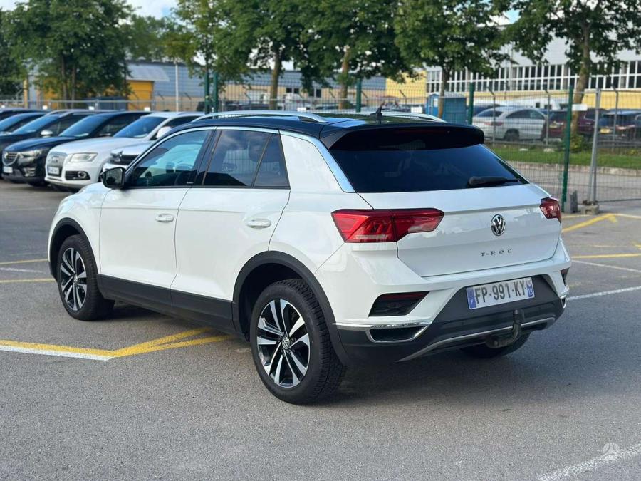 Balts Volkswagen T-Roc 2020 Klaipėda, ar dzinēja tilpumu 2.00 L un nobraukumu 212 tūkst. km par 13900 €, foto 10 vietnē AUTOMOTO.COM.LV