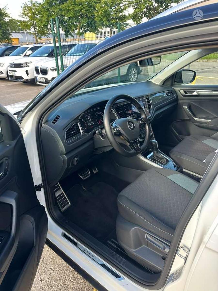 Balts Volkswagen T-Roc 2020 Klaipėda, ar dzinēja tilpumu 2.00 L un nobraukumu 212 tūkst. km par 13900 €, foto 14 vietnē AUTOMOTO.COM.LV