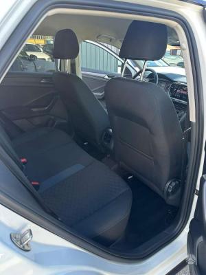 Balts Volkswagen T-Roc 2020 Klaipėda, ar dzinēja tilpumu 2.00 L un nobraukumu 212 tūkst. km par 13900 €, foto 16 vietnē AUTOMOTO.COM.LV