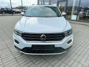 White Volkswagen T-Roc 2021 in Kaunas, with an engine capacity of 1.50 L and mileage of 180 thousand km for 17500 €, photo 2 on AUTOMOTO.COM.LV