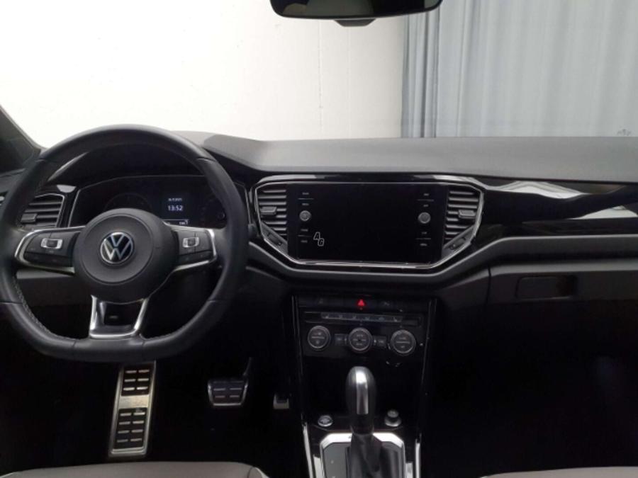 White Volkswagen T-Roc 2021 in Kaunas, with an engine capacity of 2.00 L and mileage of 18 thousand km for 30630 €, photo 6 on AUTOMOTO.COM.LV